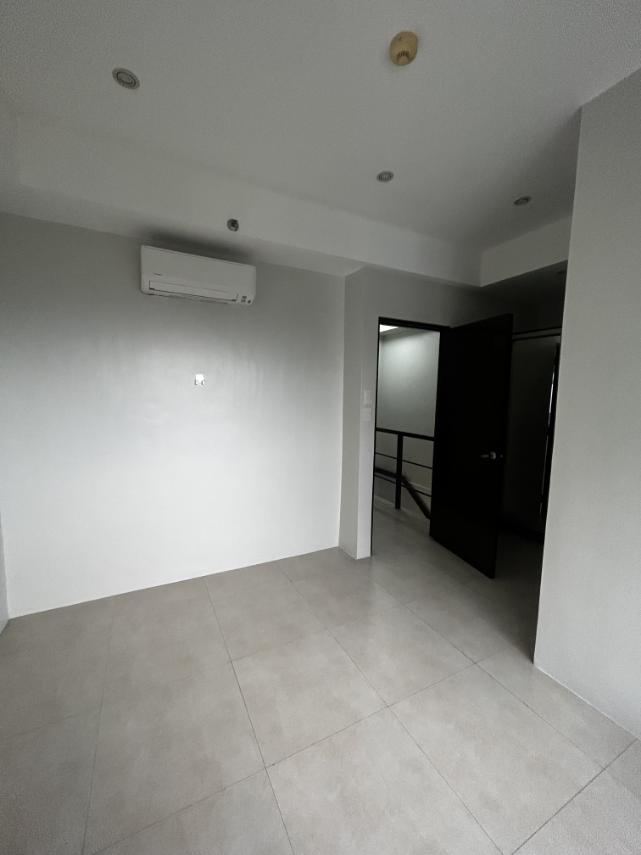 14th W Tower Residences - StayHere